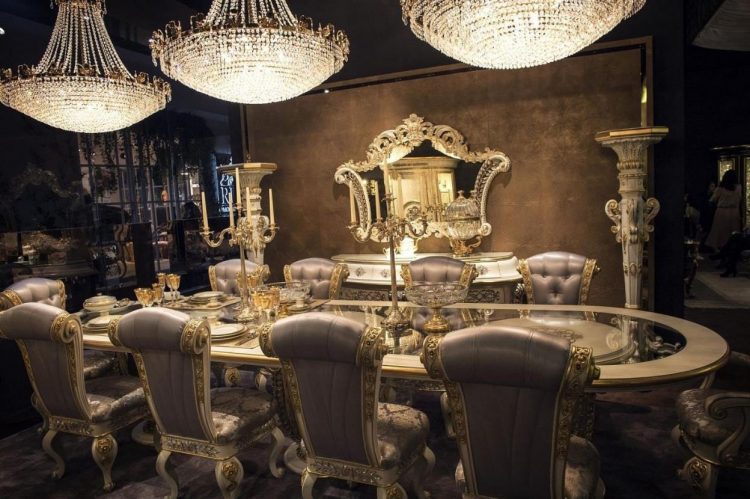 Magnificent Victorian Dining Rooms That Radiate Opulence and Color